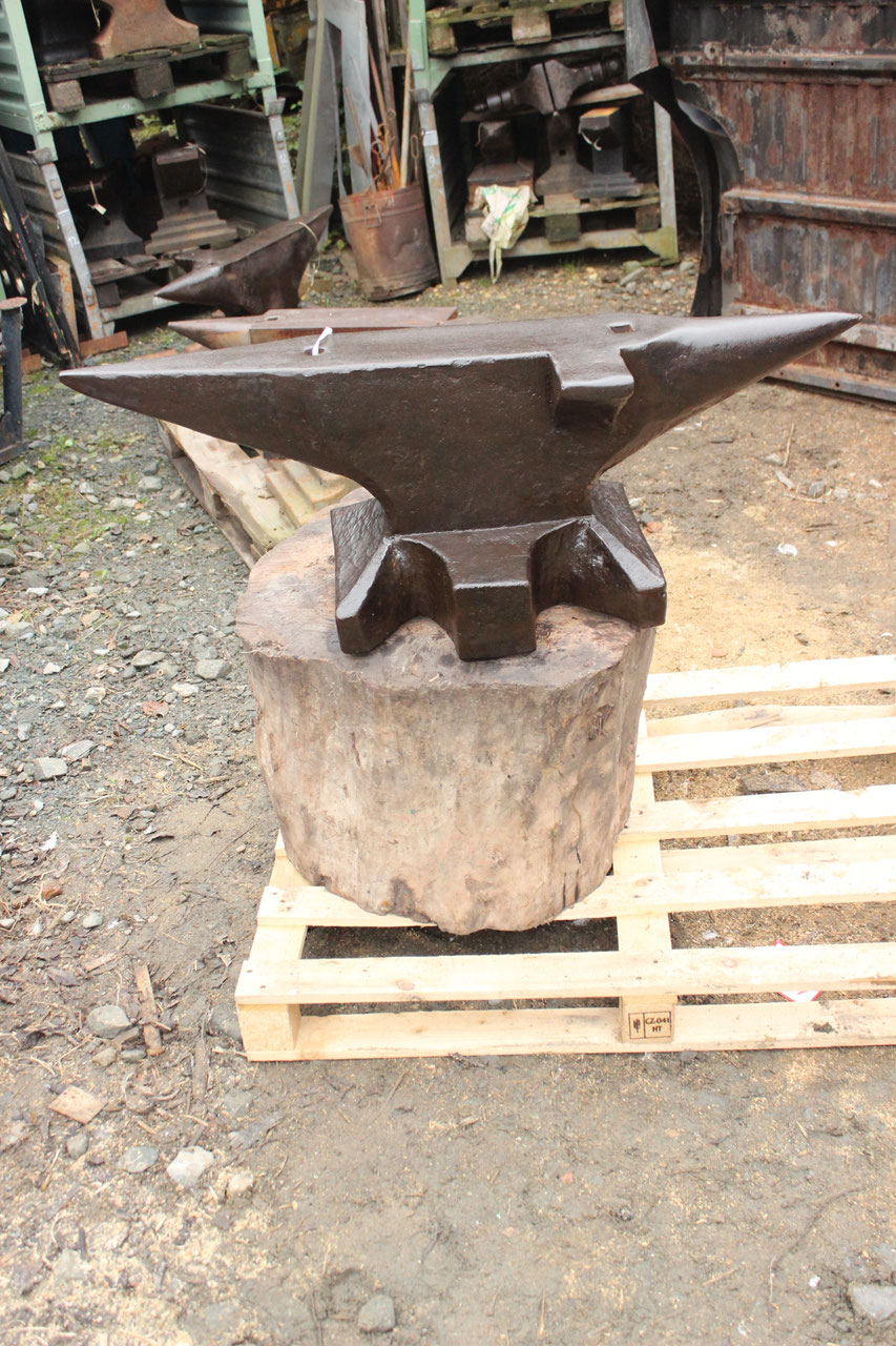 STAKE ANVILS - blacksmith anvils paradise by Emerald Koch