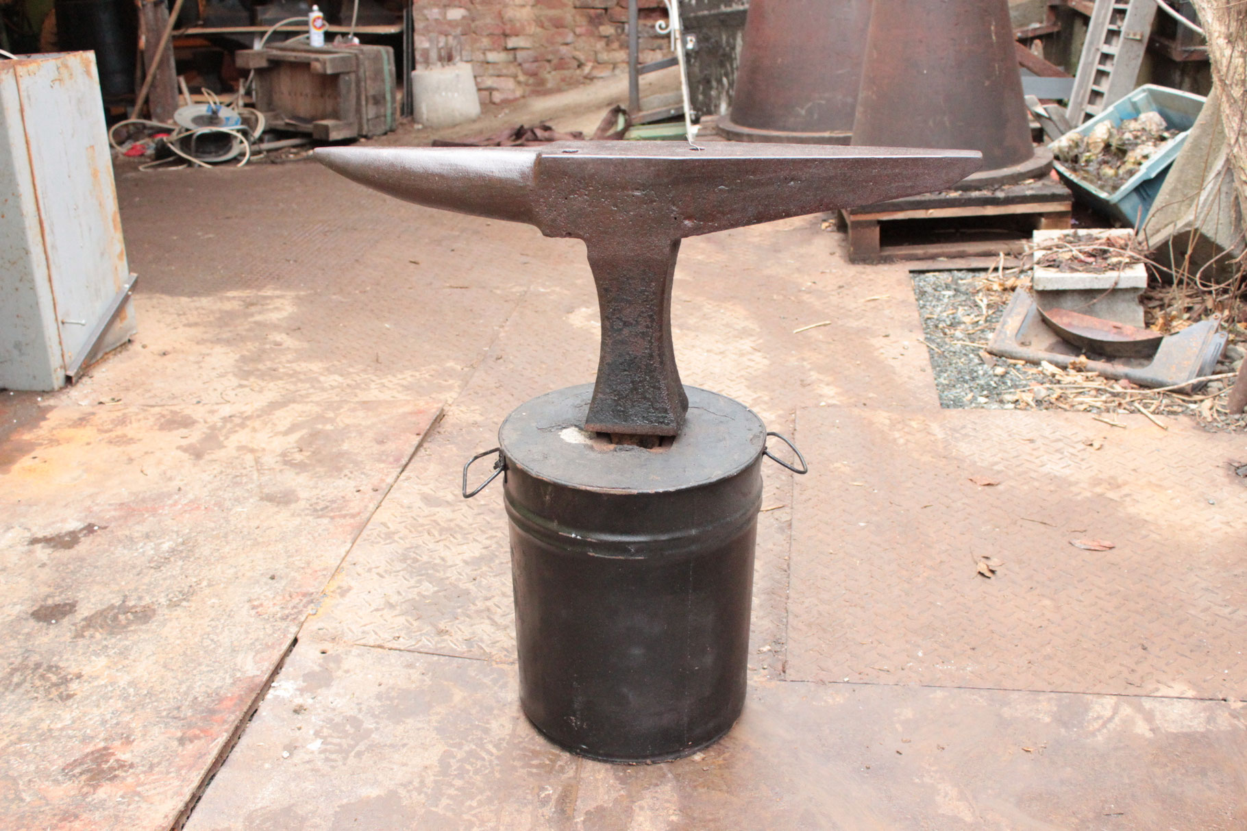 STAKE ANVILS - blacksmith anvils paradise by Emerald Koch