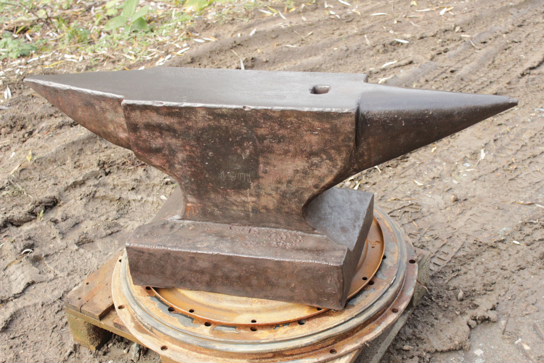 XXL SUPERSIZE ANVILS - blacksmith anvils paradise by Emerald Koch