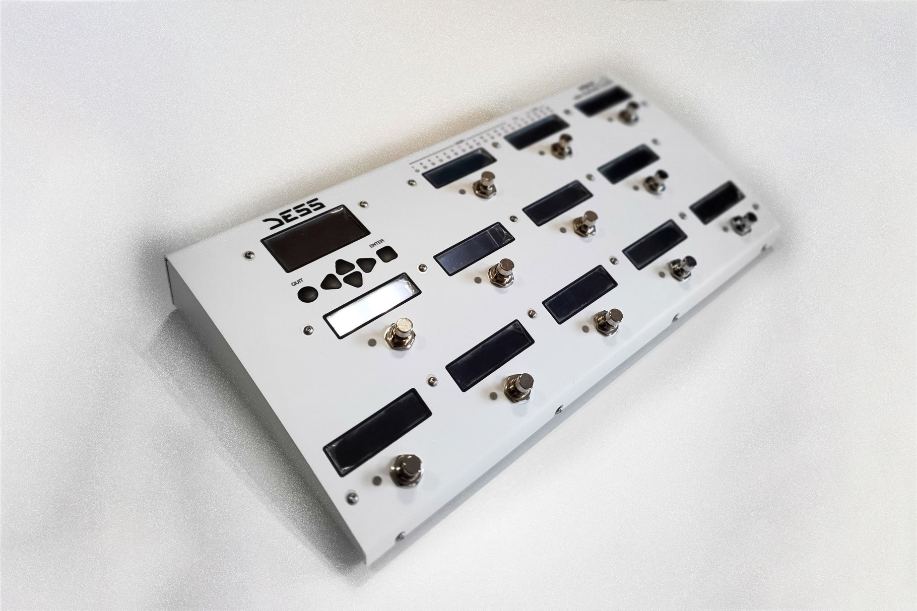 - MC-12S - DESS SWITCHER PEDALBOARD POWER SUPPLY MIDI