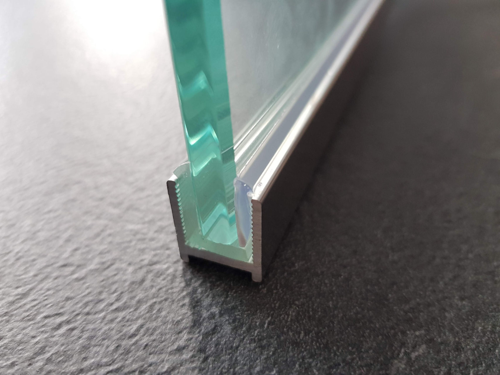 Fuhrungsschienen Fur Glasscheiben 10 Mm