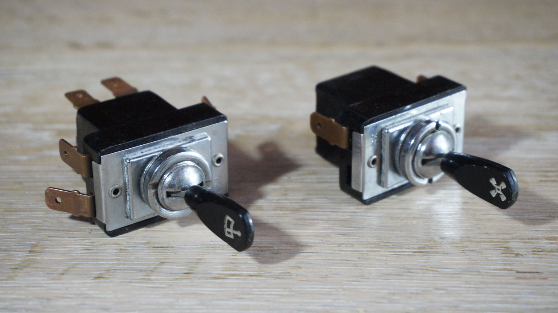 Schalter / switches - Iso Rivolta Club Deutschland