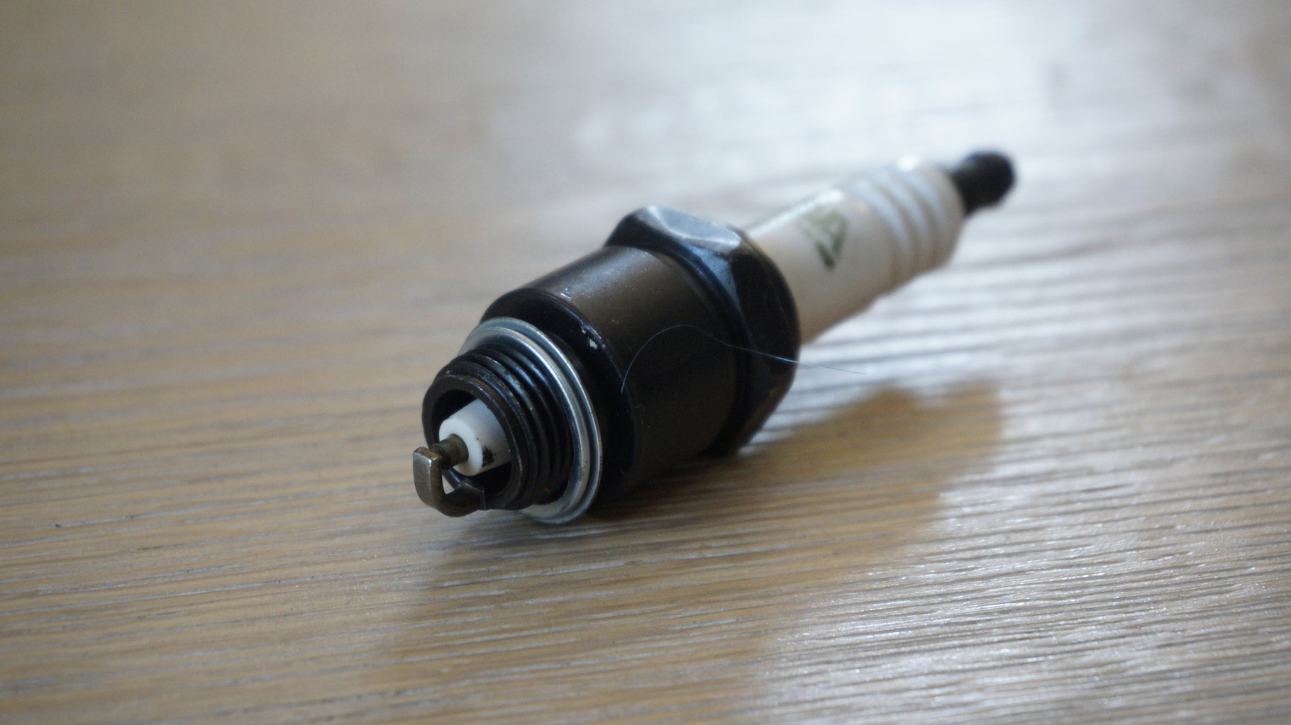 Spark Plugs Zündkerzen - Iso Rivolta Club Deutschland