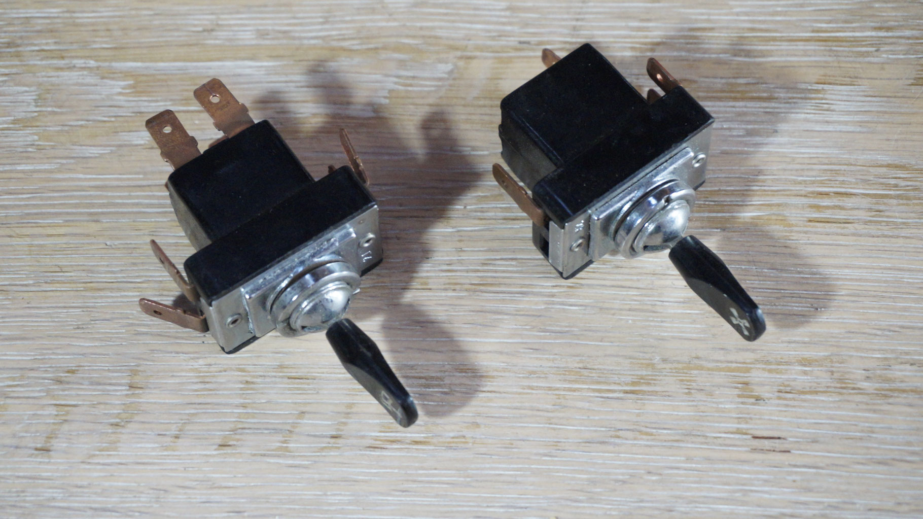 Schalter / switches - Iso Rivolta Club Deutschland