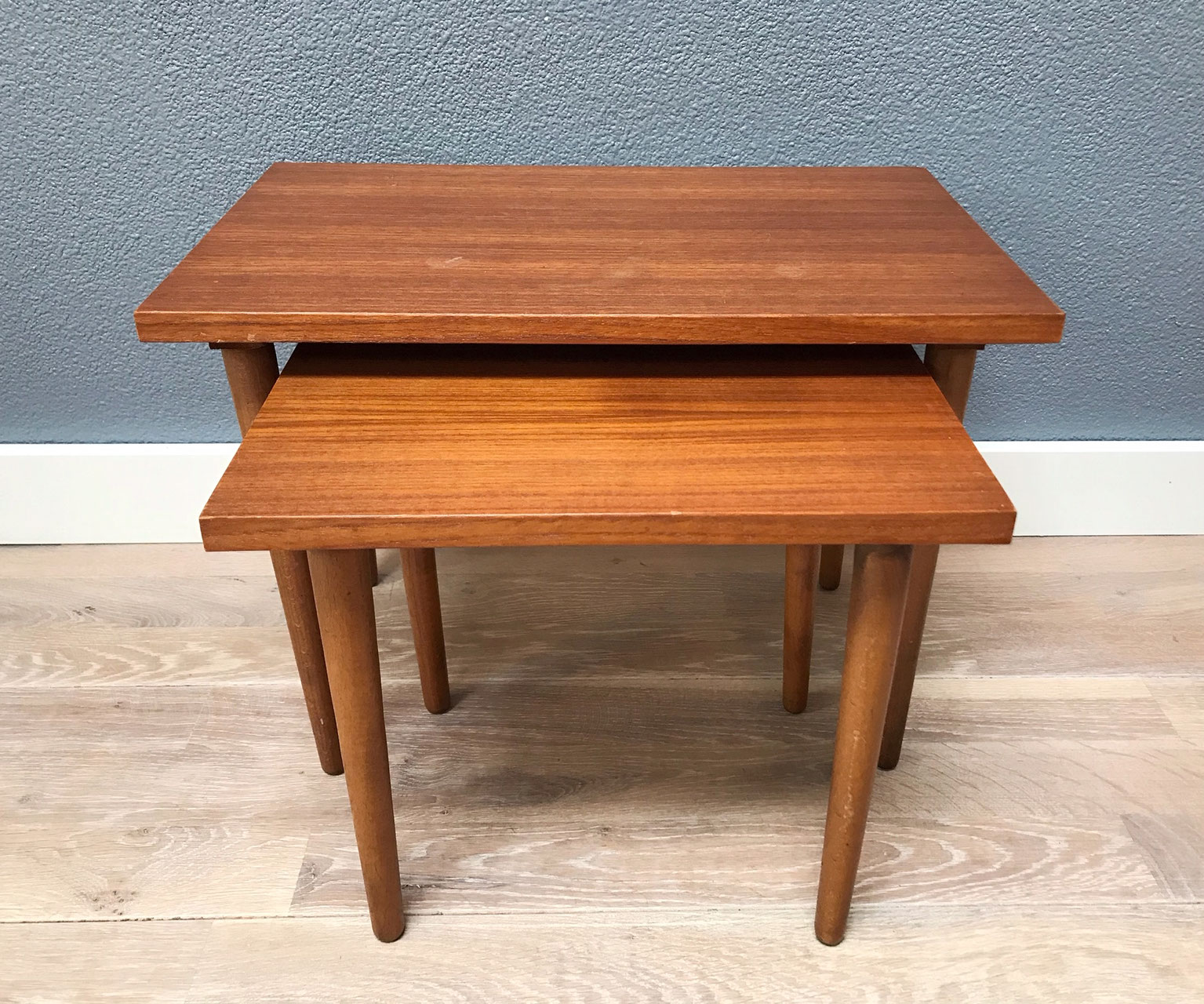 Twee houten tafeltjes - Beautiful Waste - Stijlvolle tweedehands ...