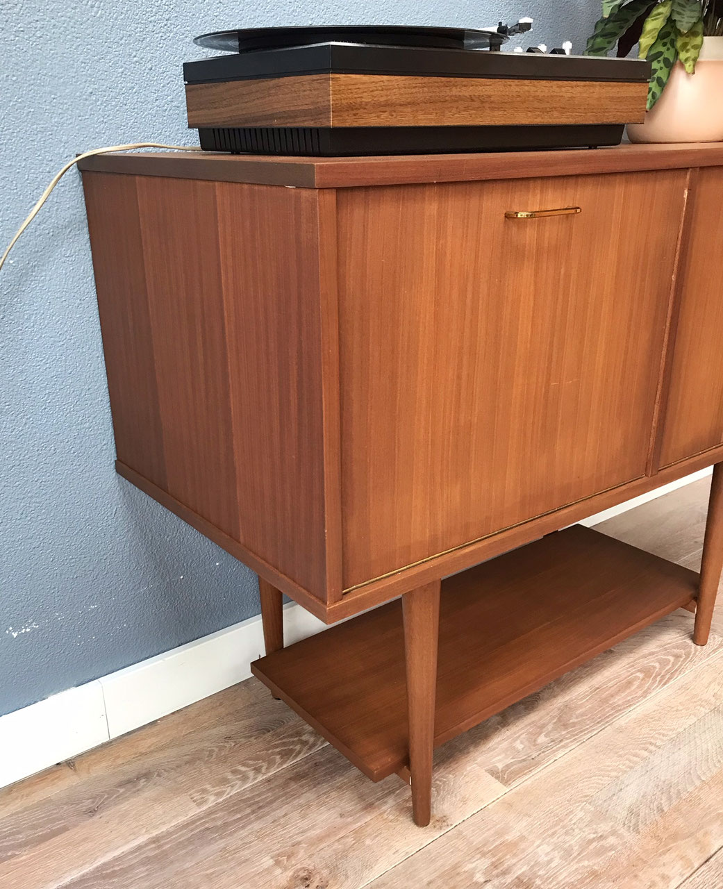 Vintage LP-kast - Beautiful Waste - Stijlvolle tweedehands meubels en ...