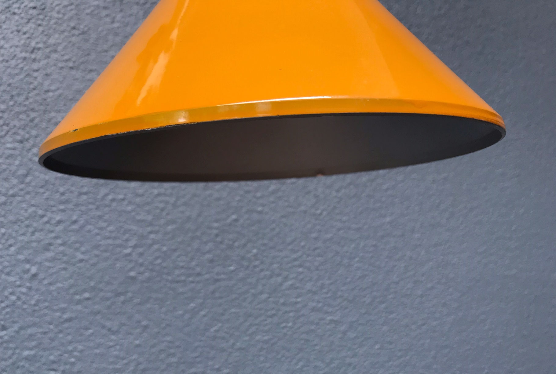 Gele scharnierlamp / bureaulamp - Beautiful Waste - Stijlvolle ...