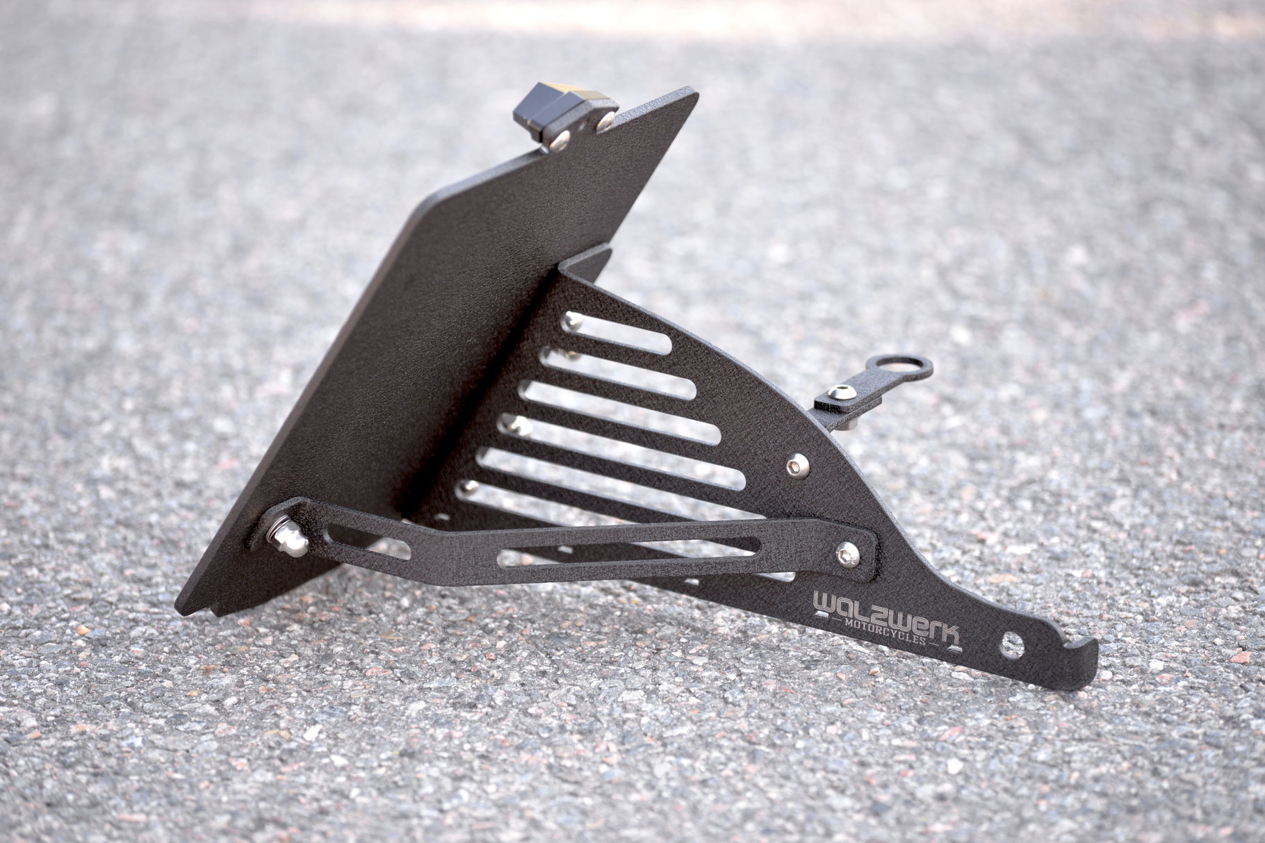 SCHIZZO® Side Mount License Plate Bracket - WalzWerk® Motorcycles