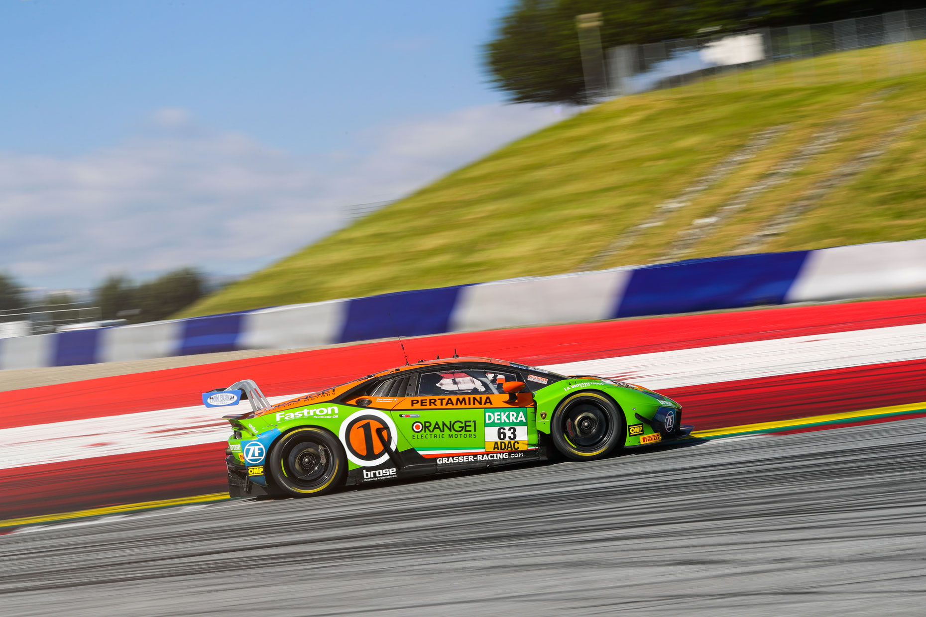 Orange1 by GRT Grasser im Sonntagsrennen auf dem Red Bull Ring mit ...