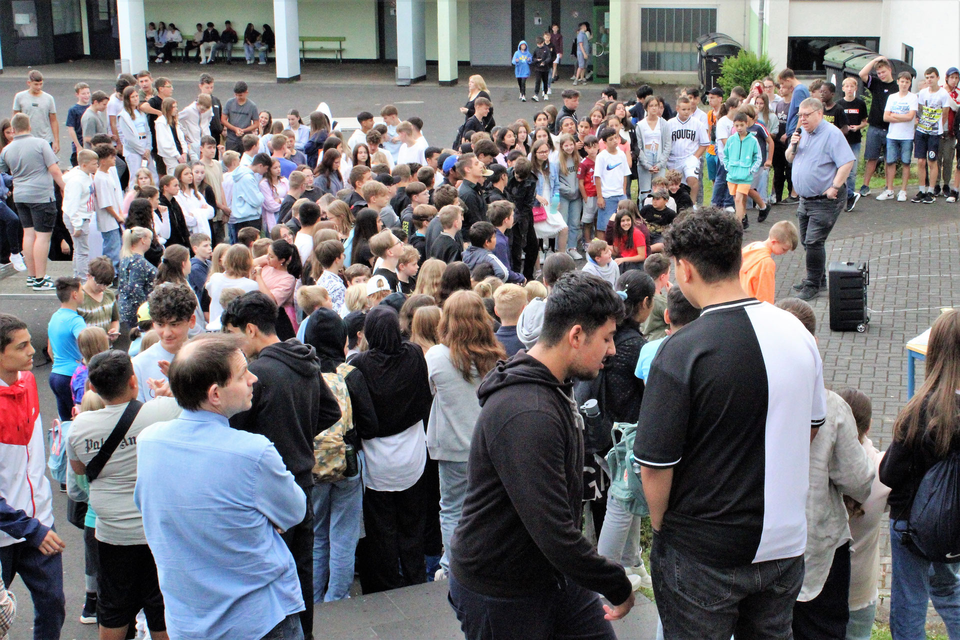 Anne-Frank-Realschule feiert das Schuljahresende - Anne-Frank ...