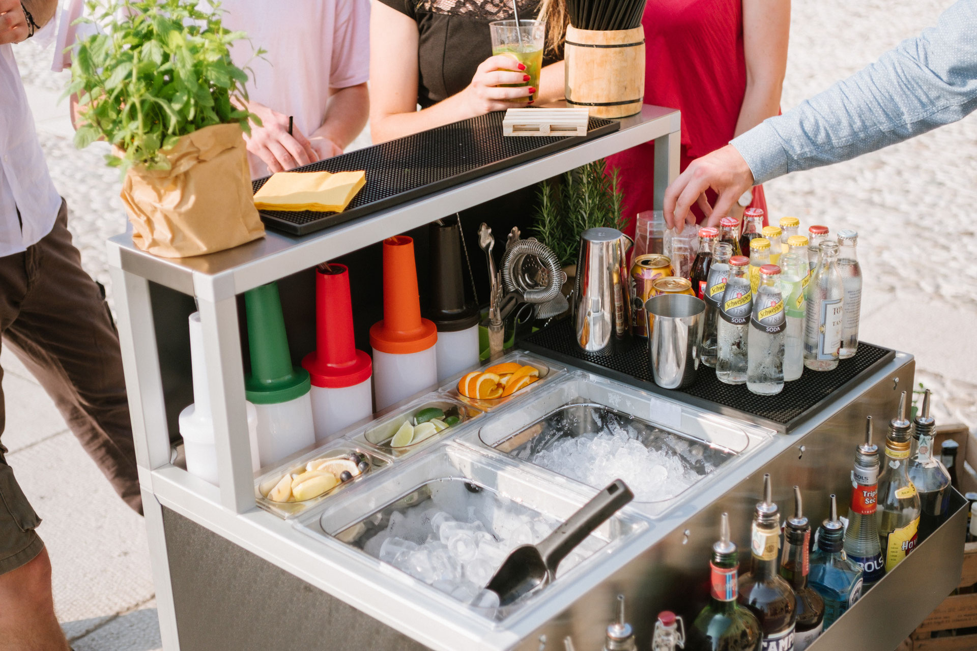 Mobile Cocktailbar - Cocktailstation + Bartheken Module