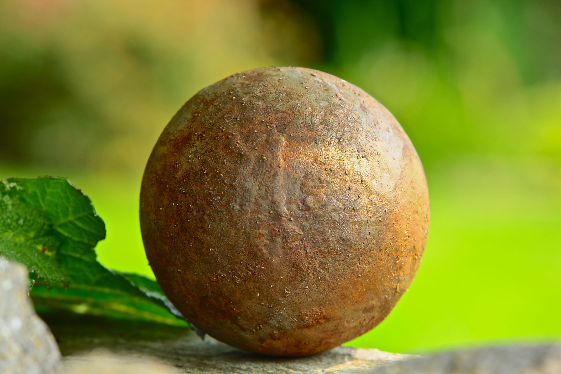 RUSTY BALL STRUCTURE - CréYarté!