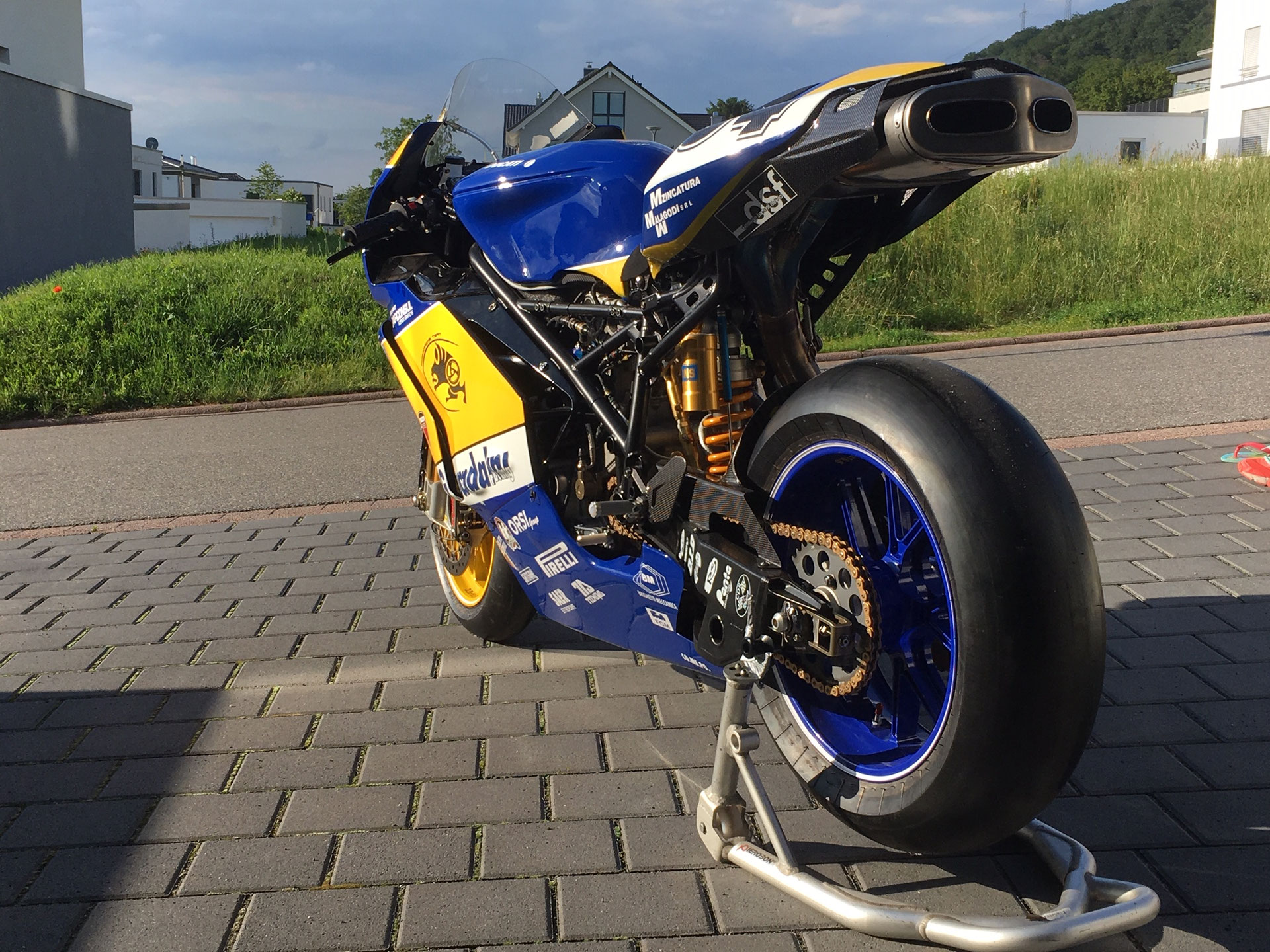 Ducati Factory Site - Racing Bikes - Ducati Factory 996RS 998RS 999RS