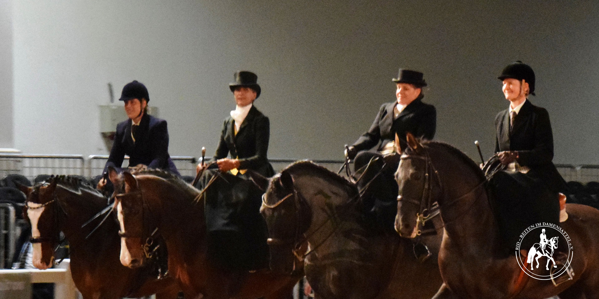 Messe Hund und Pferd Dortmund - RID Reiten im Damensattel
