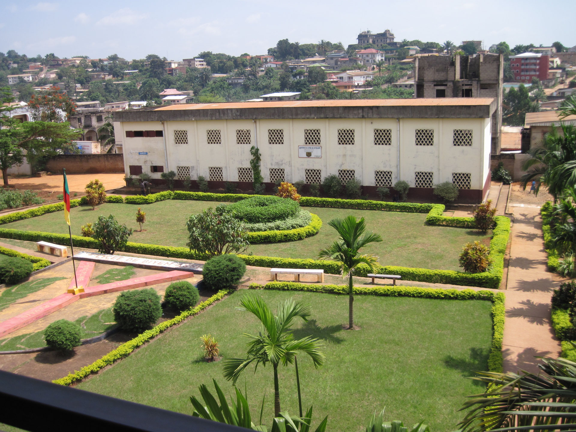 Lycée de Biyem-Assi / Année 2016/2017 - Osidimbea La Mémoire du ...