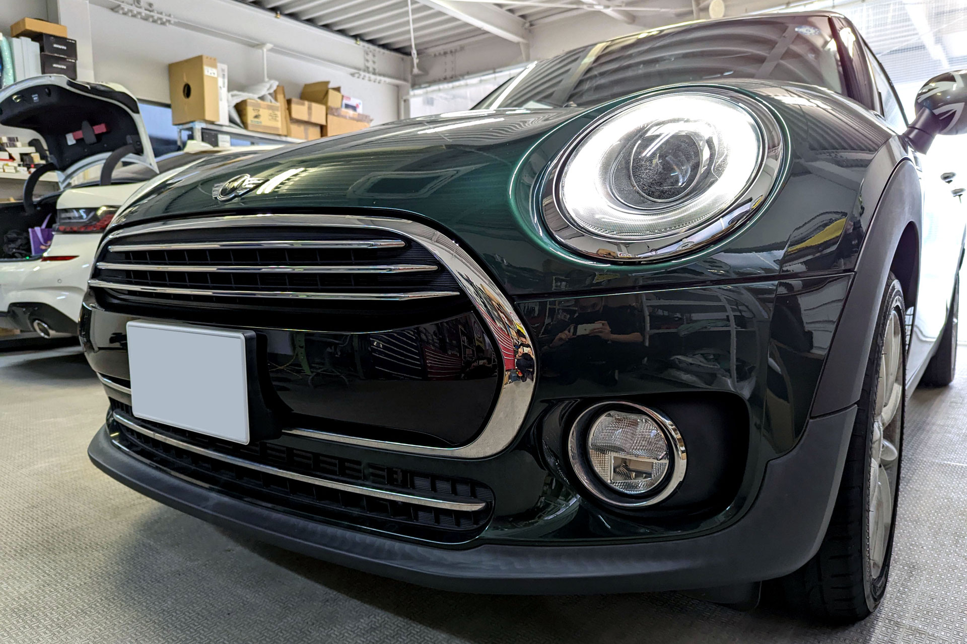 BMW ミニ F54 クーパー ドライブレコーダー取付け＋CarPlay有効化＋最新版ナビアップデート＋コーディング - BMW・ベンツ ...