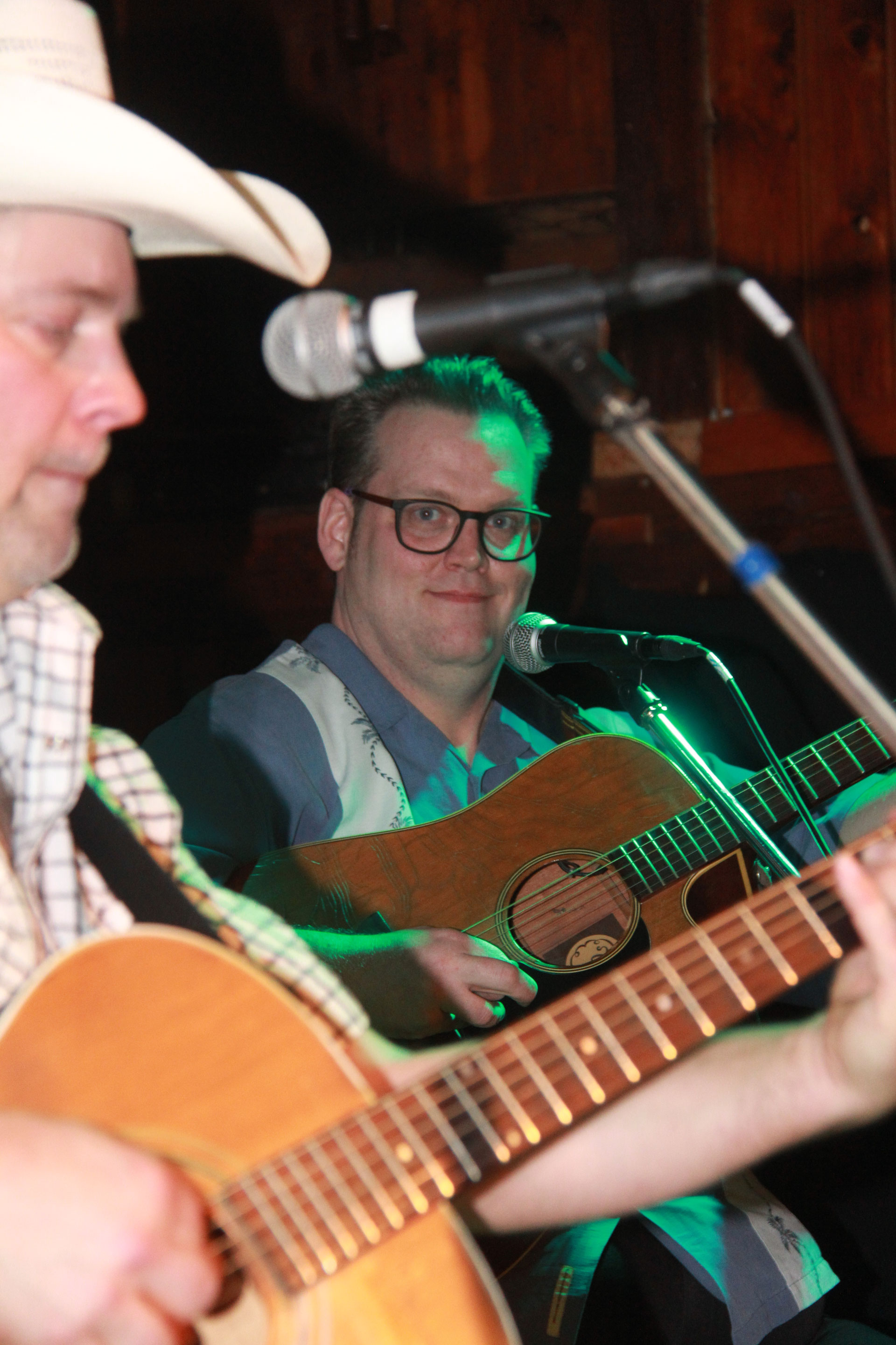 AARON TILL: Nashville Fiddler, Guitarist, Singer - Daniel T. Coates ...