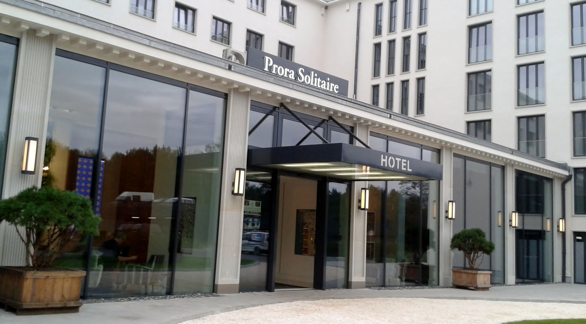 Das Hotel "Prora Solitaire" heißt Sie herzlich Willkommen ...