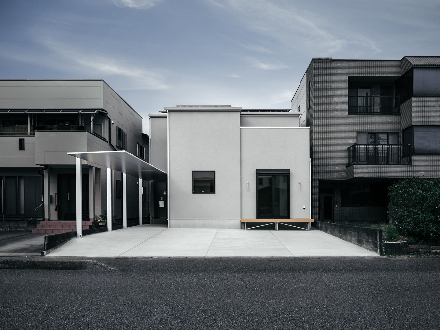 Two-family House - HACO (ハコ) シンプルハウスと丁寧な暮らし-静岡市