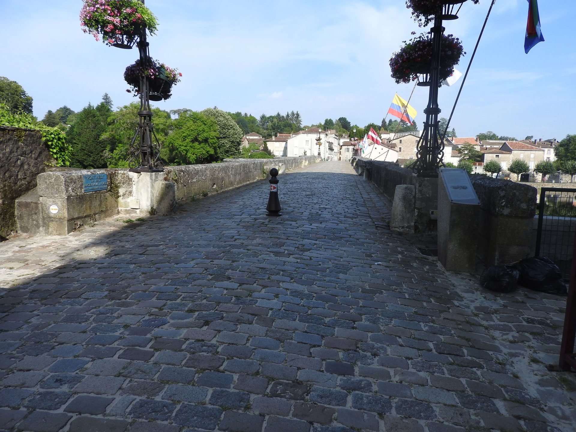 CONFOLENS - Site de patrimoinecharente