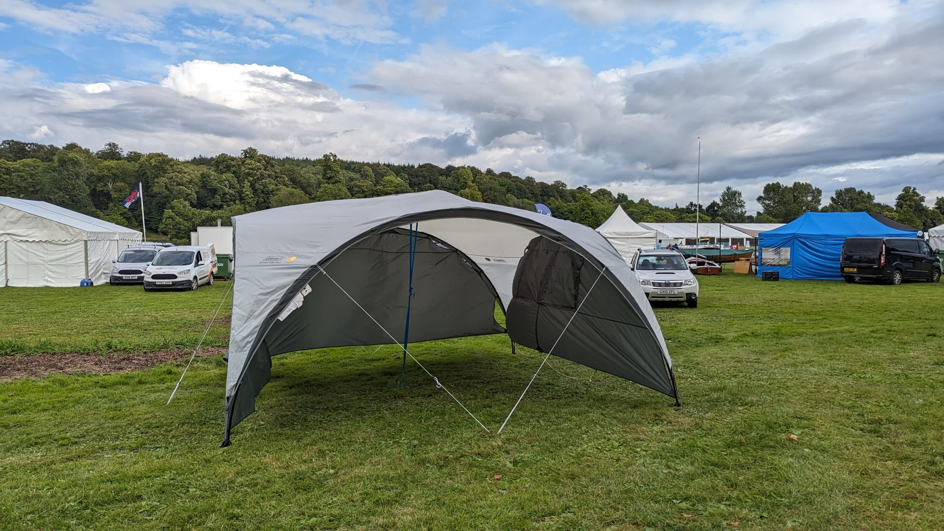 Thames Traditional Boat Festival - Austin Healey Club Thames Valley Centre