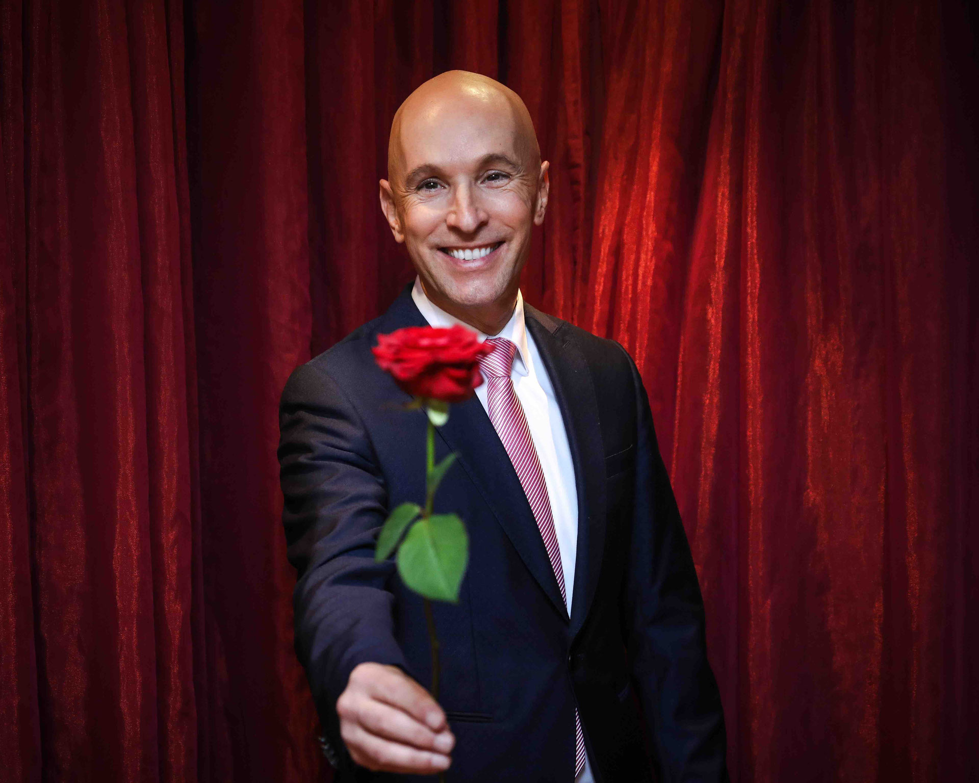 A-ROSA launcht Royale Reisen mit Adelsexperte Michael Begasse - Cruise ...