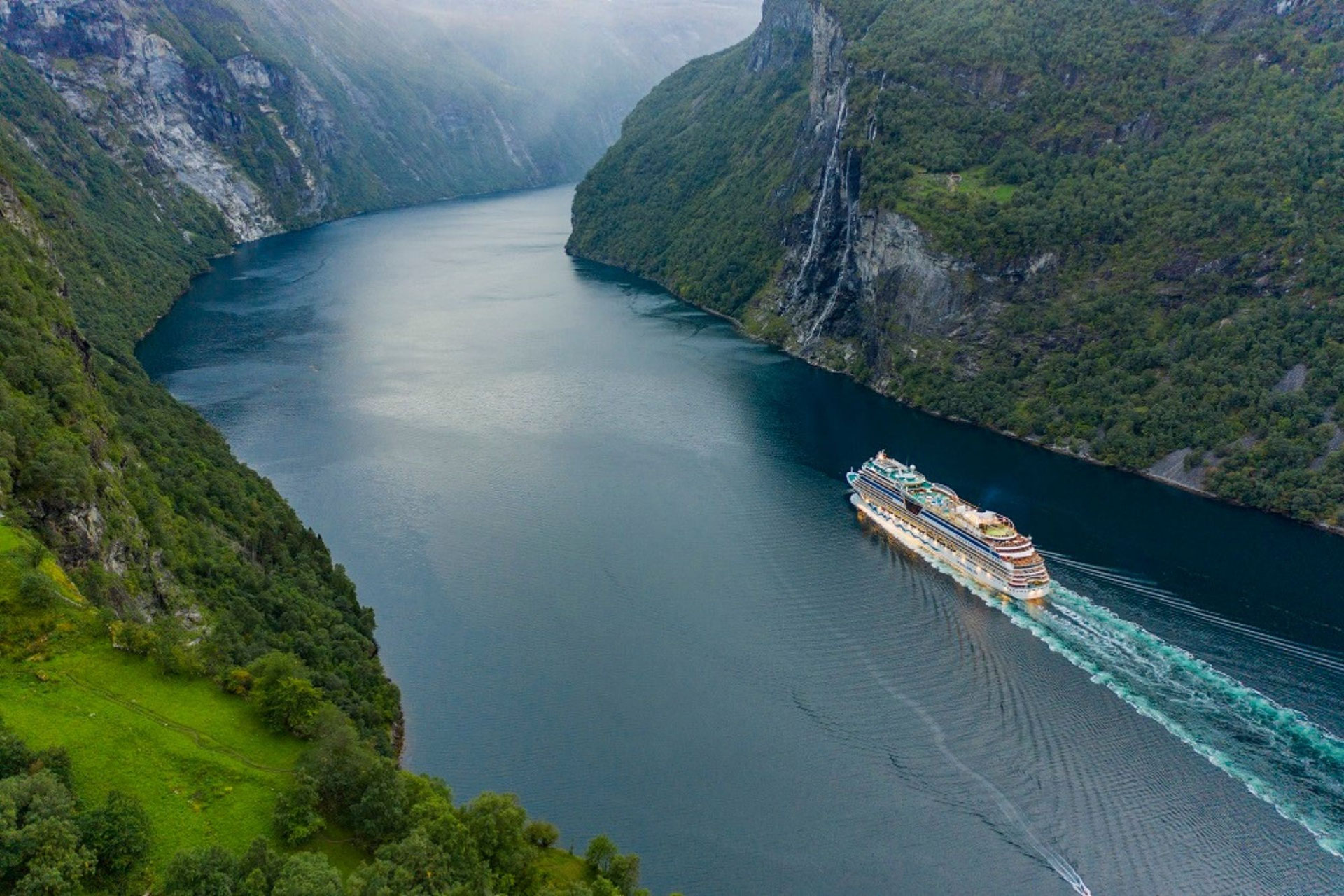 Auch AIDA Cruises startet mit Impfpflicht nach Norwegen - Cruise Paper