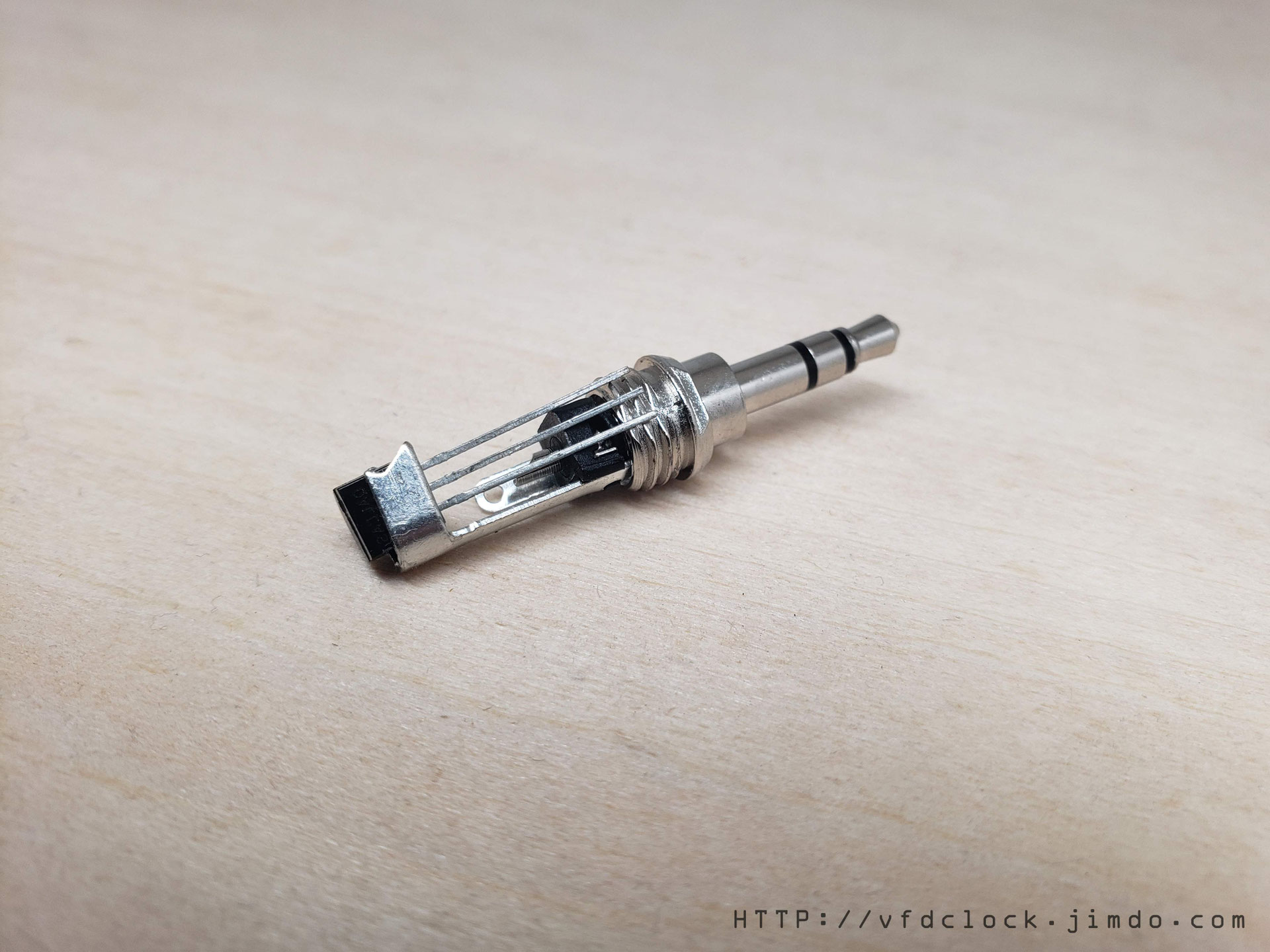 Create a DS18B20 Digital Temperature Sensor with 3.5mm Audio Jack ...