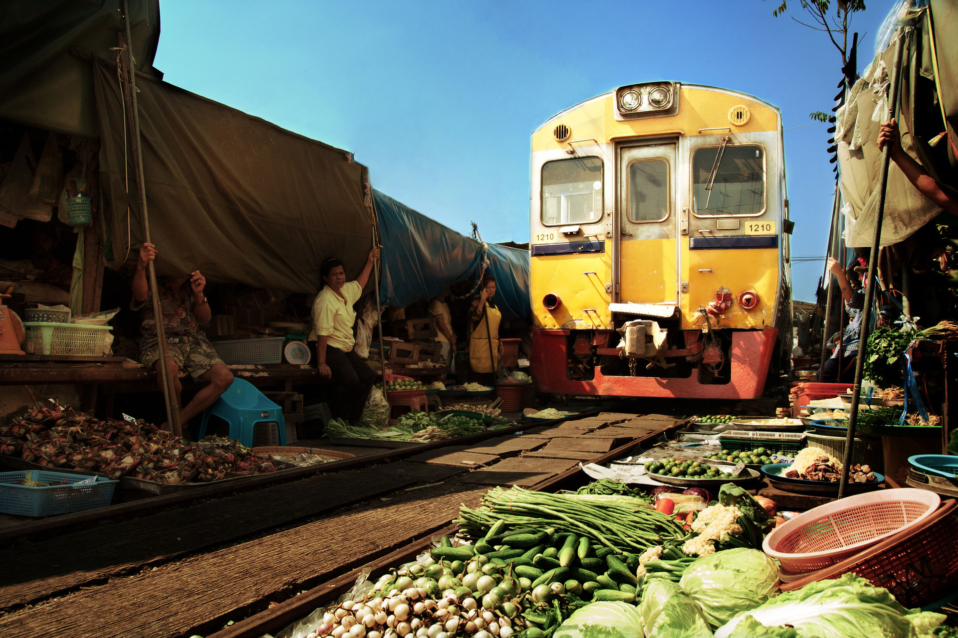 Mae Klong Zugmarkt - Talad Rom Hoob - Urlaub in Thailand erleben