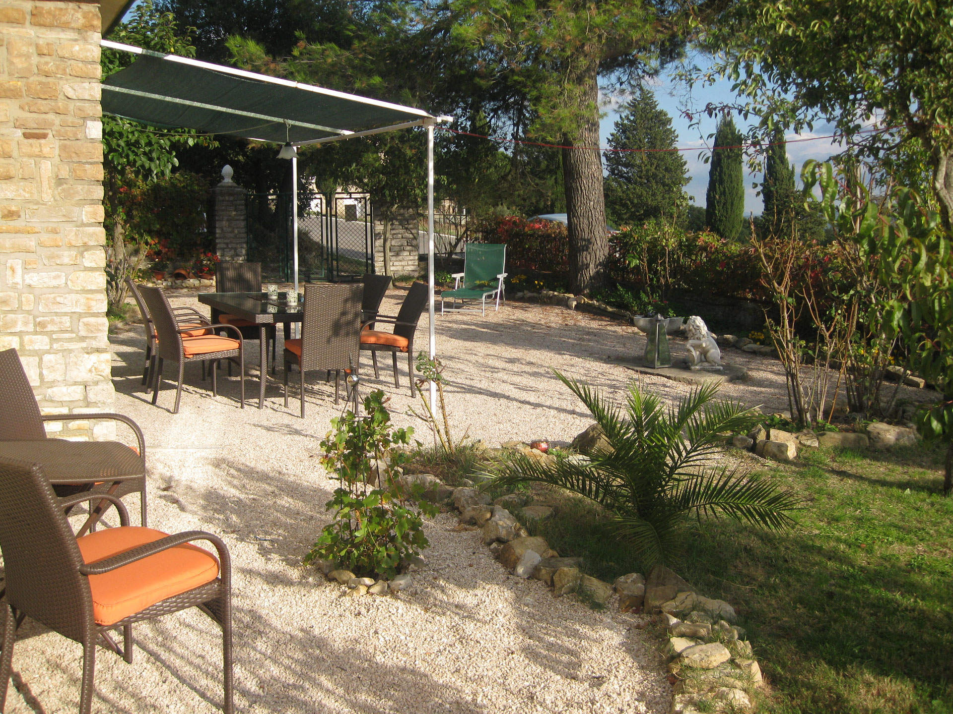 Garten mit Terrasse - villa-della-lunas Webseite!