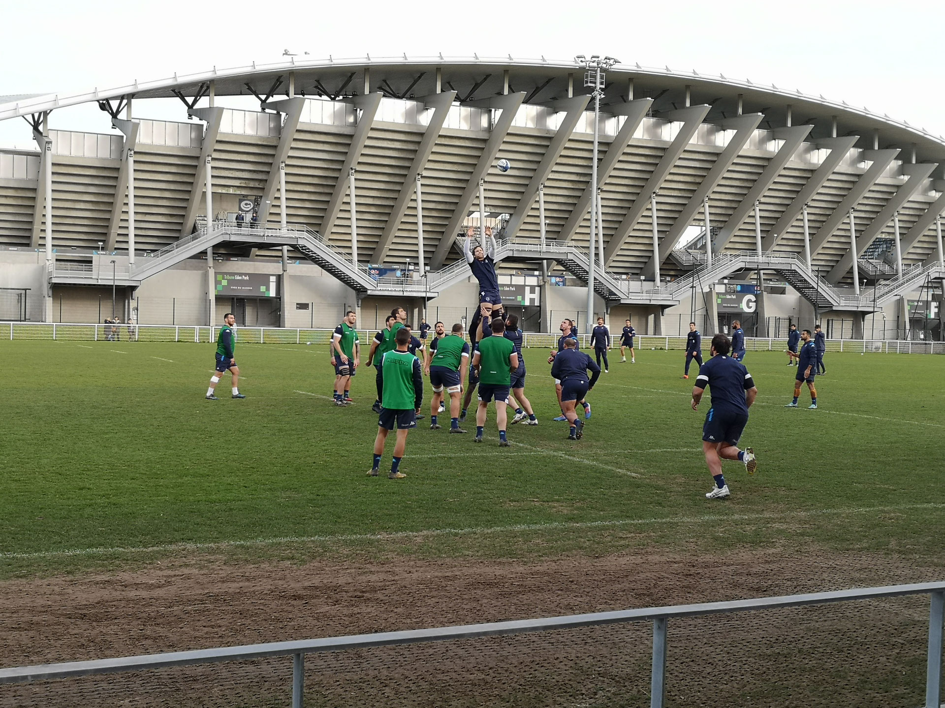 Le Montpellier Hérault Rugby prépare un match crucial pour sa survie en ...
