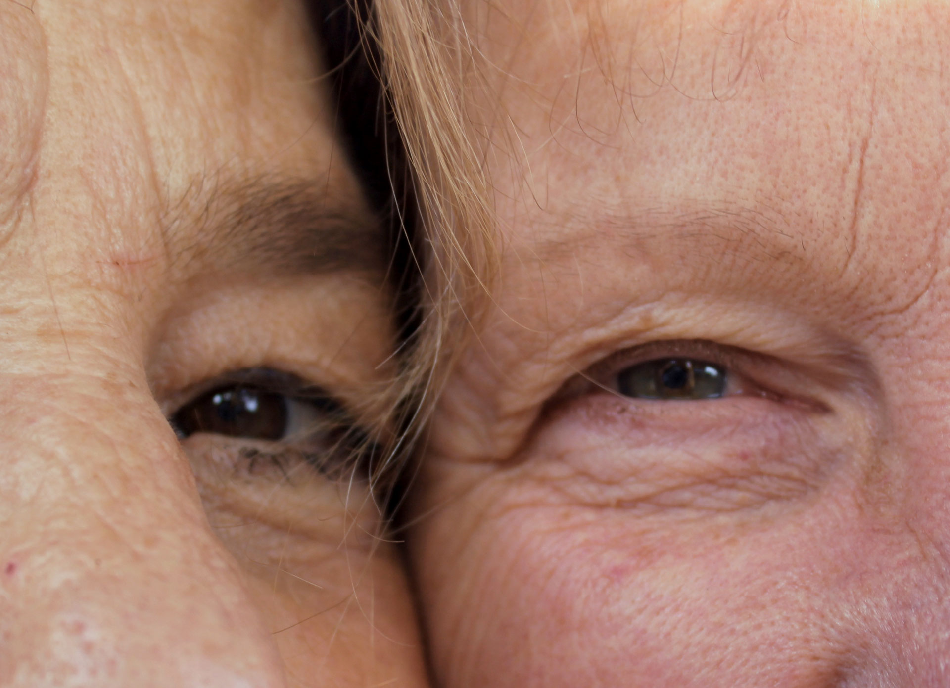 zwischen-mir-und-dir-liegen-welten/worlds-in-between, Aktion - Thora Kraft