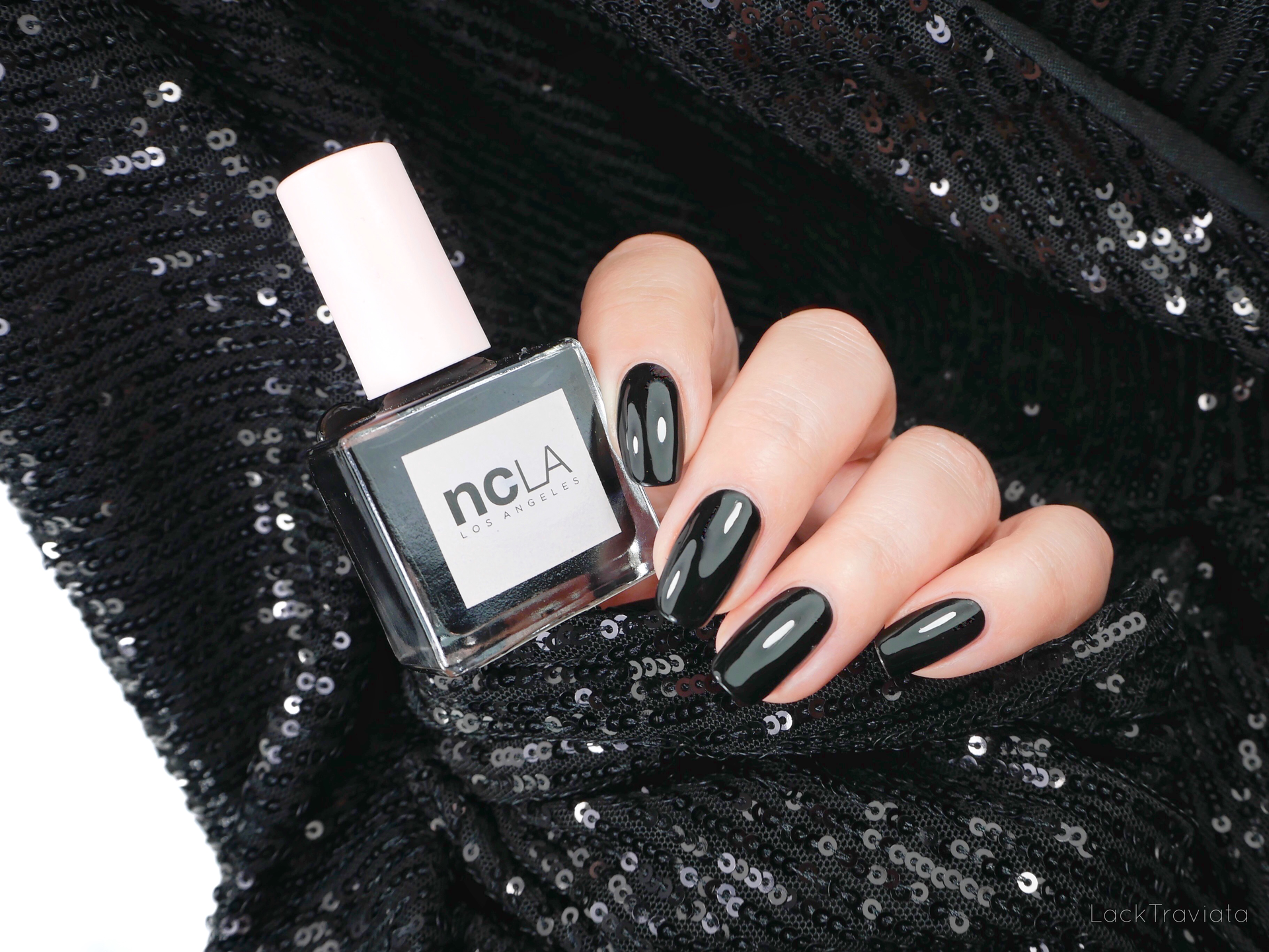 NCLA • BACK TO BLACK - LackTraviata - Nagellack-Liebe