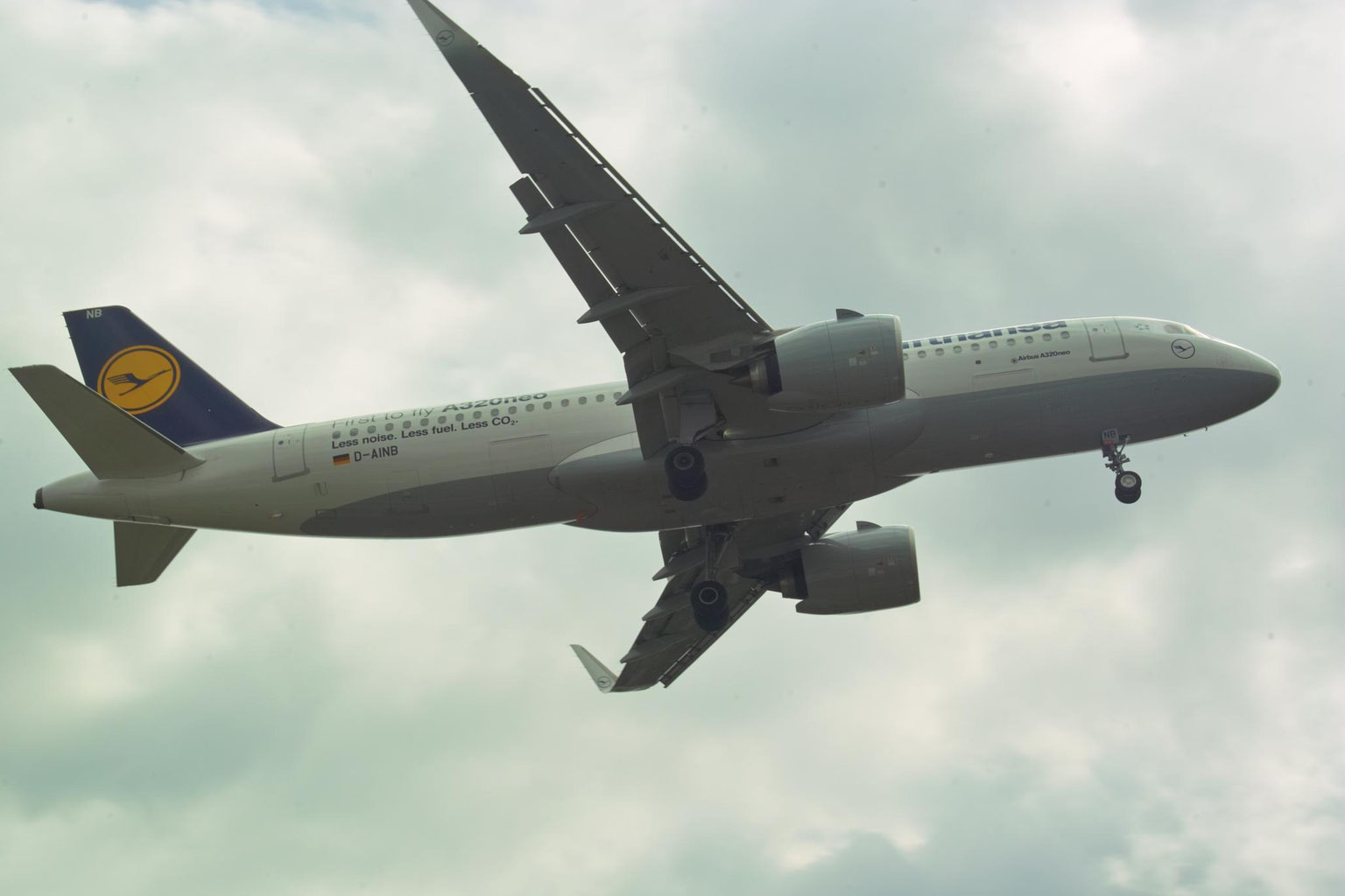 Flugzeugytpen - Airbus - Airbus A320 - Über den Wolken - die Luftfahrt ...