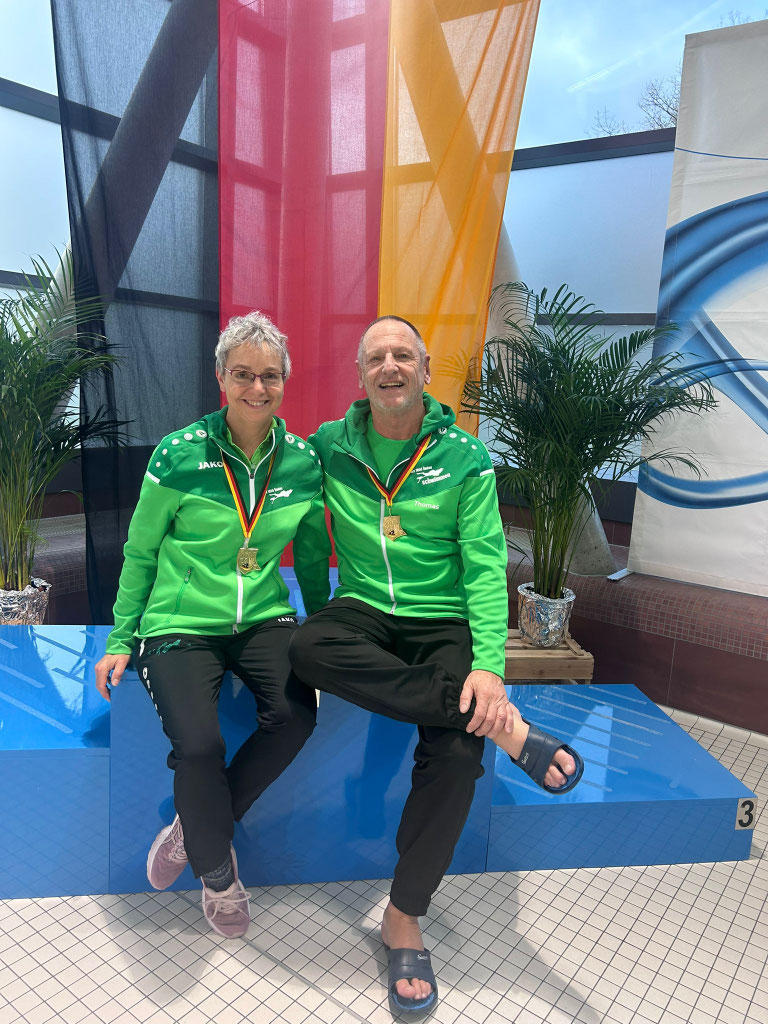 Beate Schulz und Thomas Röhl sammeln DM-Medaillen - Lindauer Schwimmer