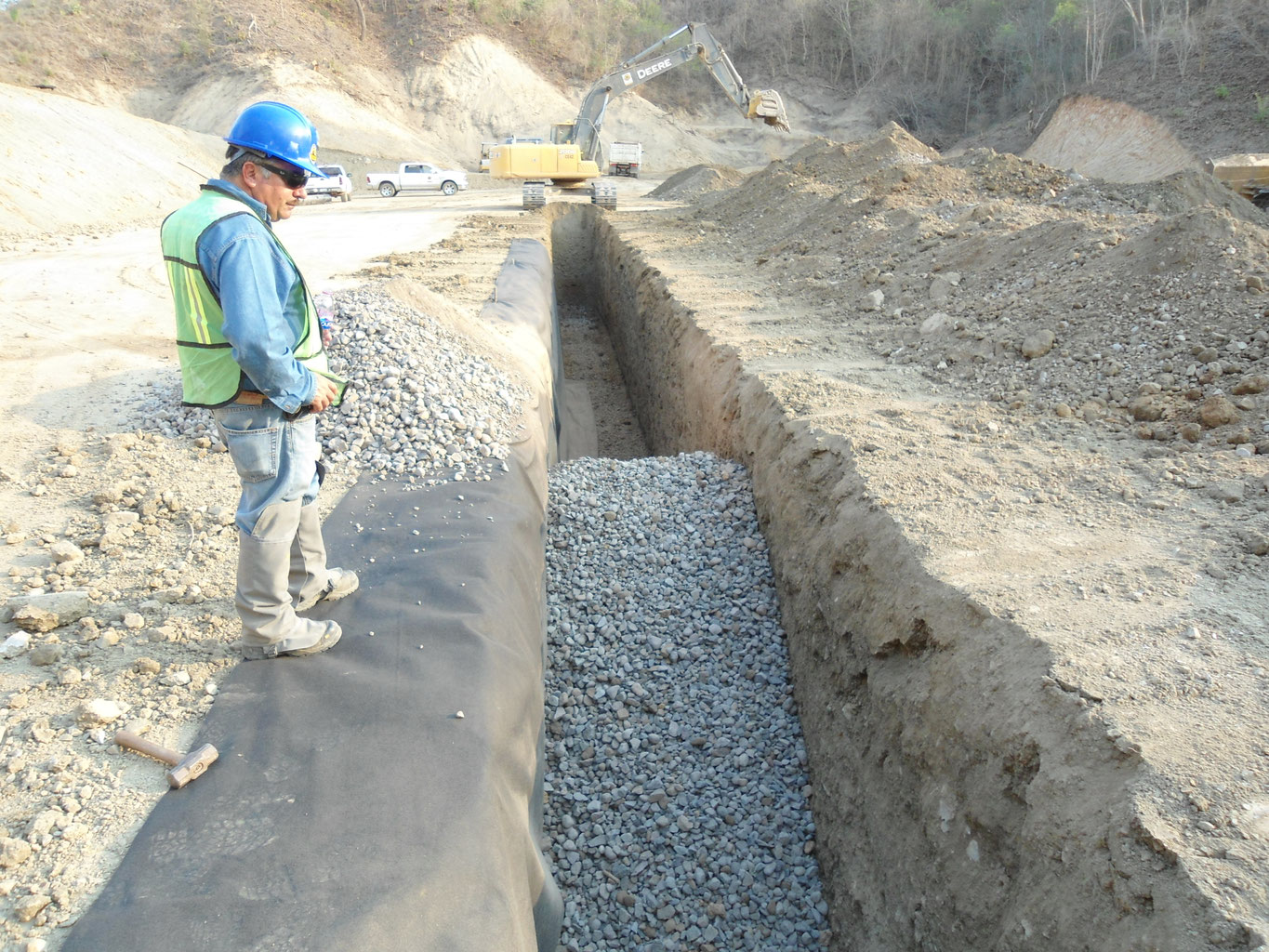 Filtración y Drenaje - Diseño con Geosintéticos