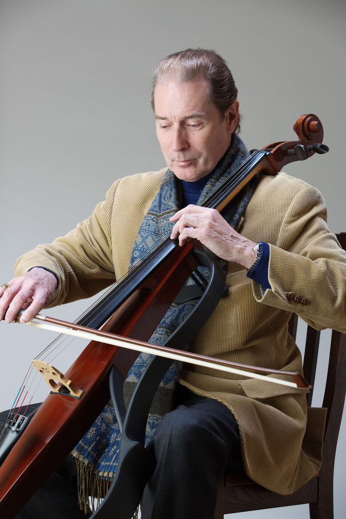 About me. - Chris Earnshaw: Author