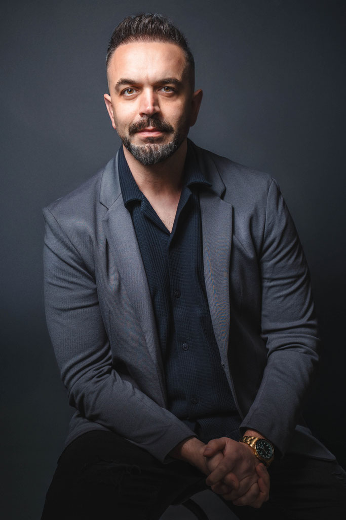 Kontakt - Alex Grass