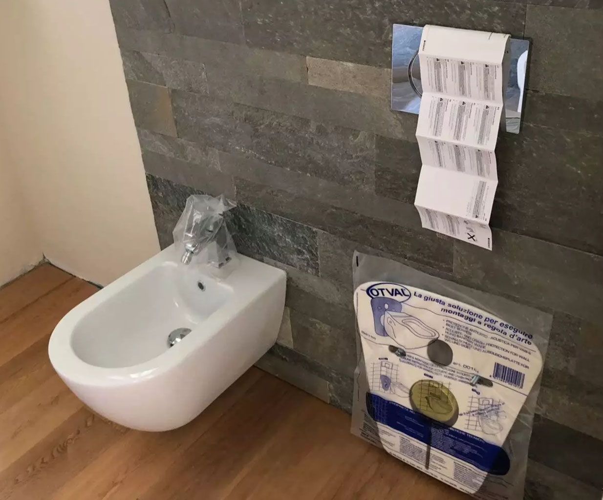 Prodotti - Protezioni antiurto-acustiche, fissaggi e staffe per sanitari