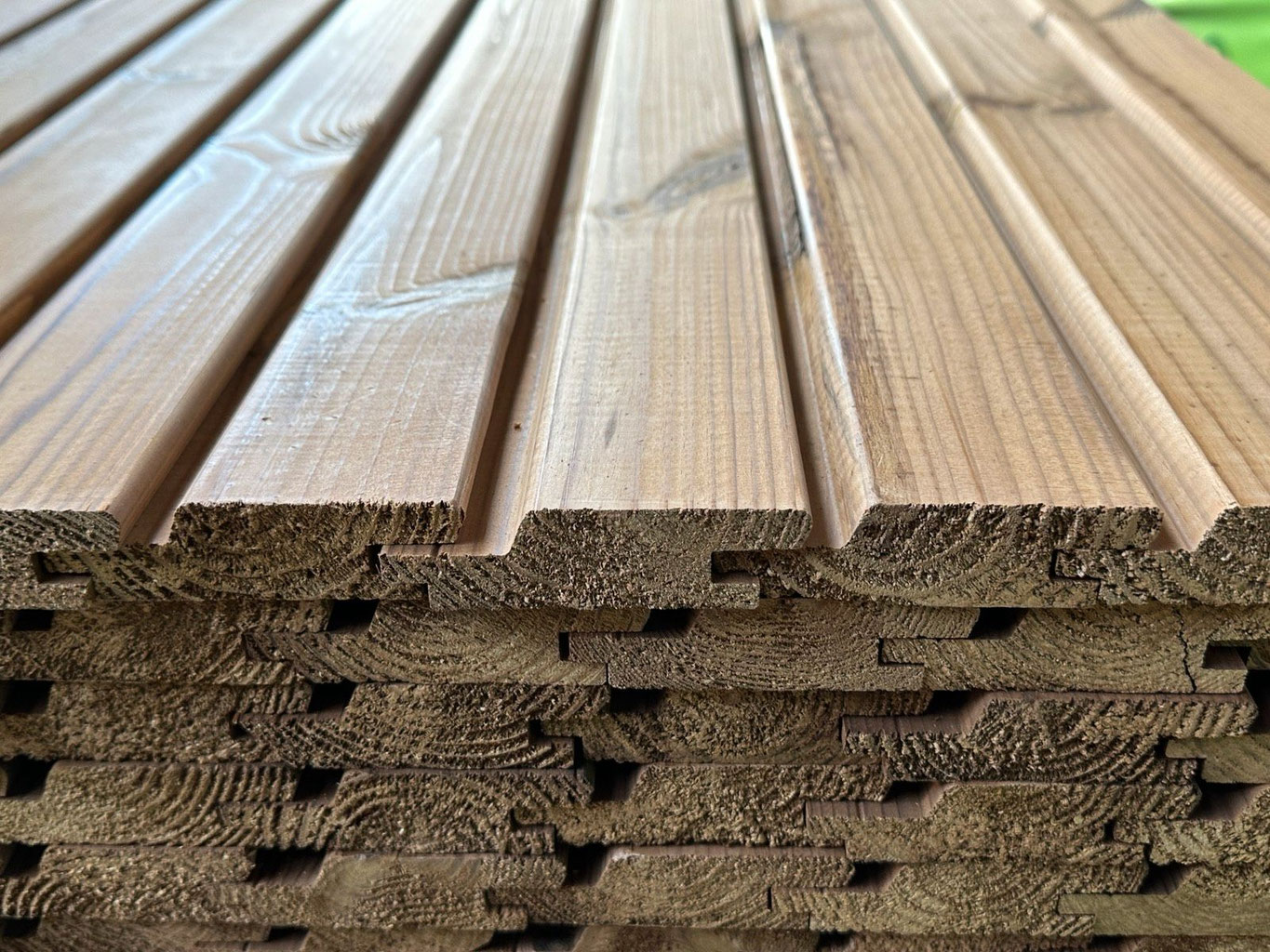 Fassadenprofilholz mit Nut & Feder (B-Sortierung) zum Spitzenpreis ...