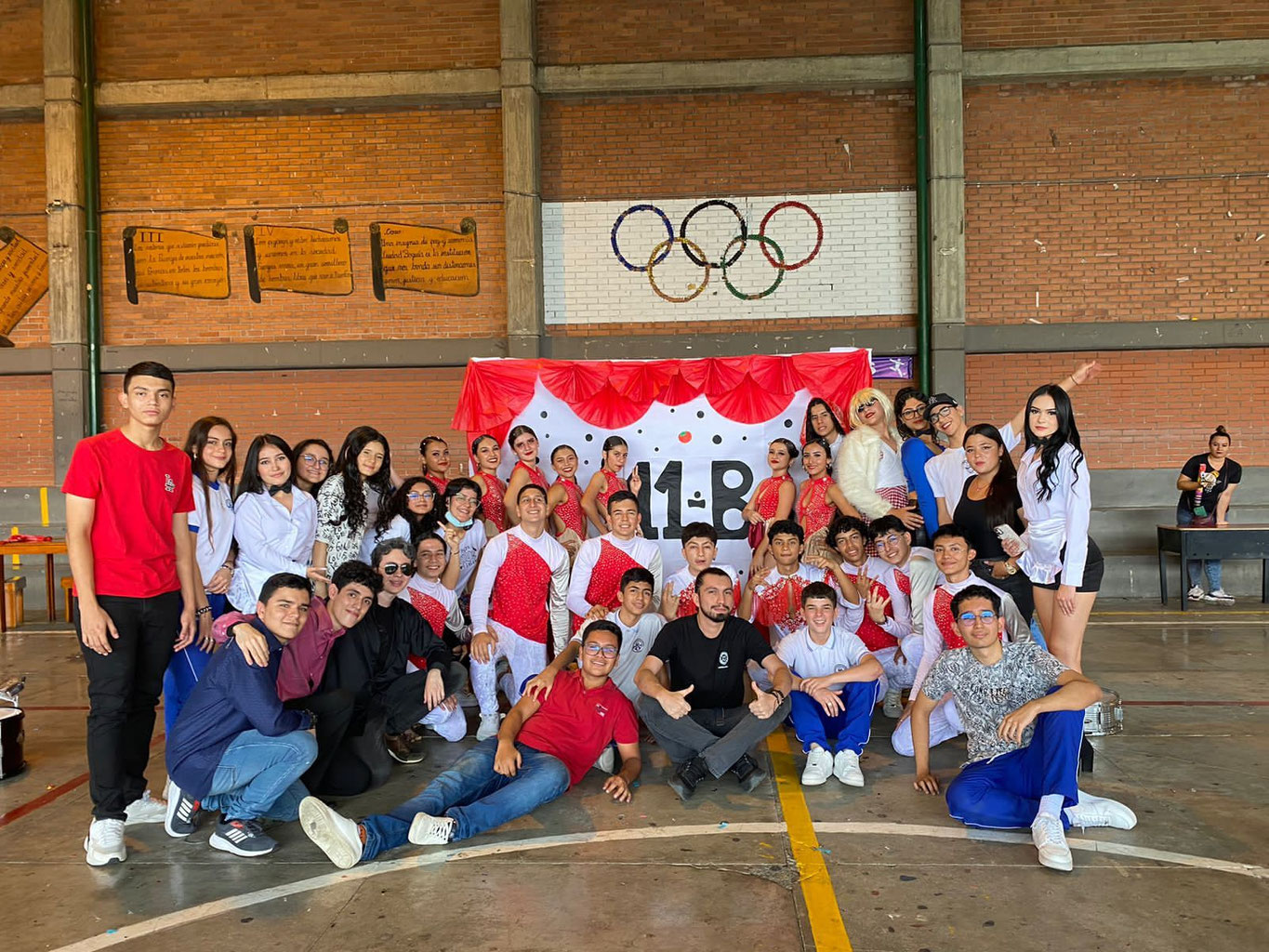 PROM 11B 2023 - Página web de valeriaynicolasprom2023