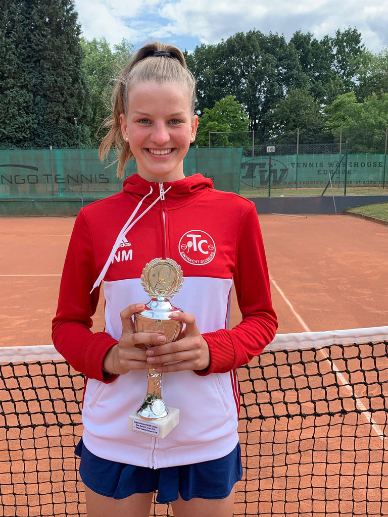 Neele Menßen ist erneut Bezirksmeisterin - TC Eintracht Duisburg e.V.!