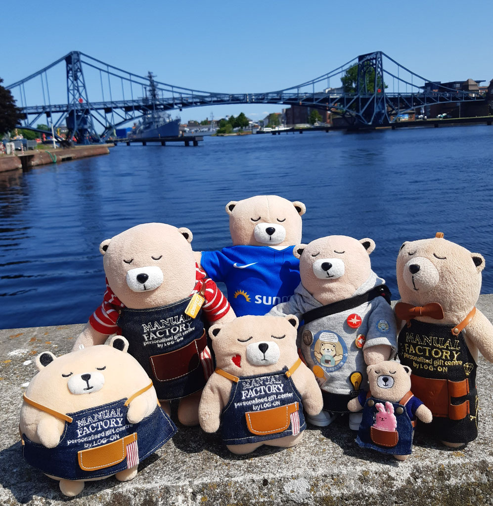 Maskottchen Astro-Alex wieder zurück bei der Crew #179 - strato-fisches ...