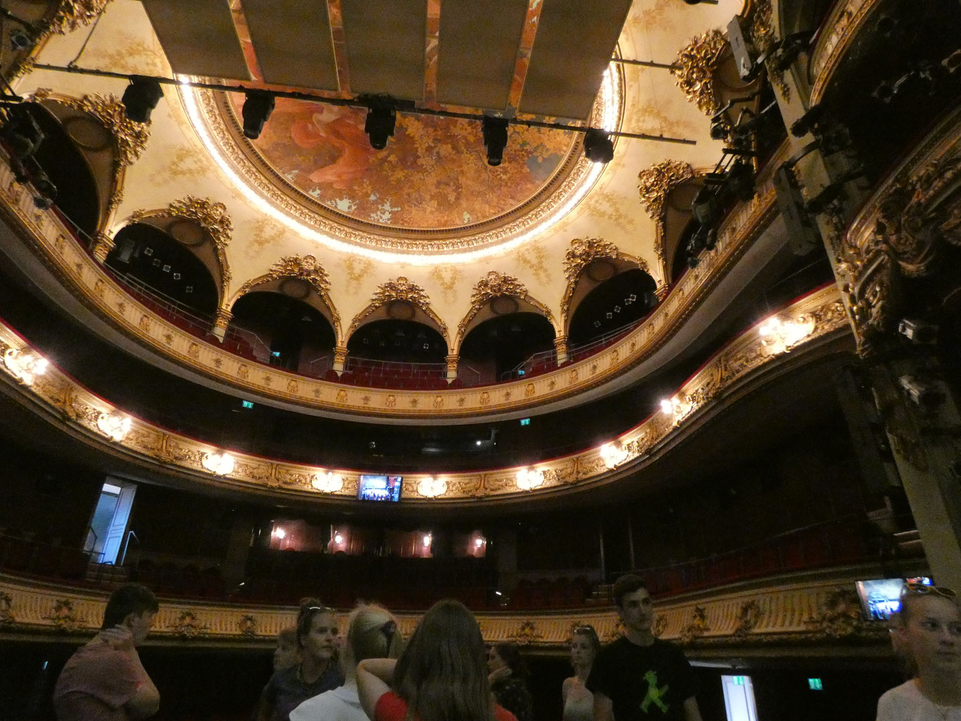 Führung durch das Stadttheater Bern - schiffbruchmusicals Webseite!