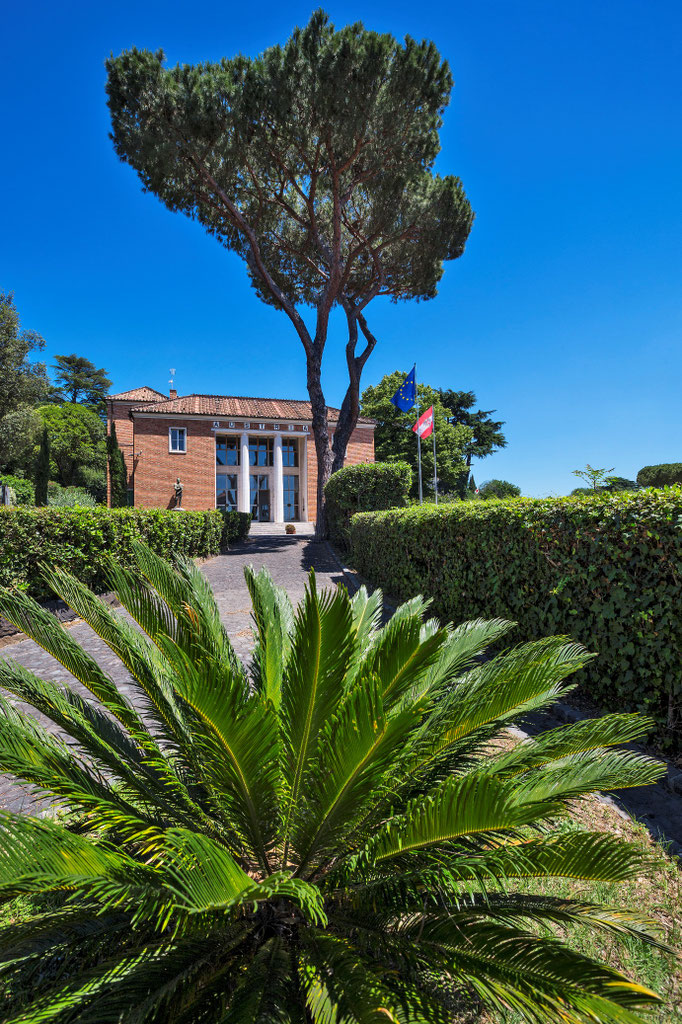 Dear Cell in Rome - Regina Hübner (Huebner), artist