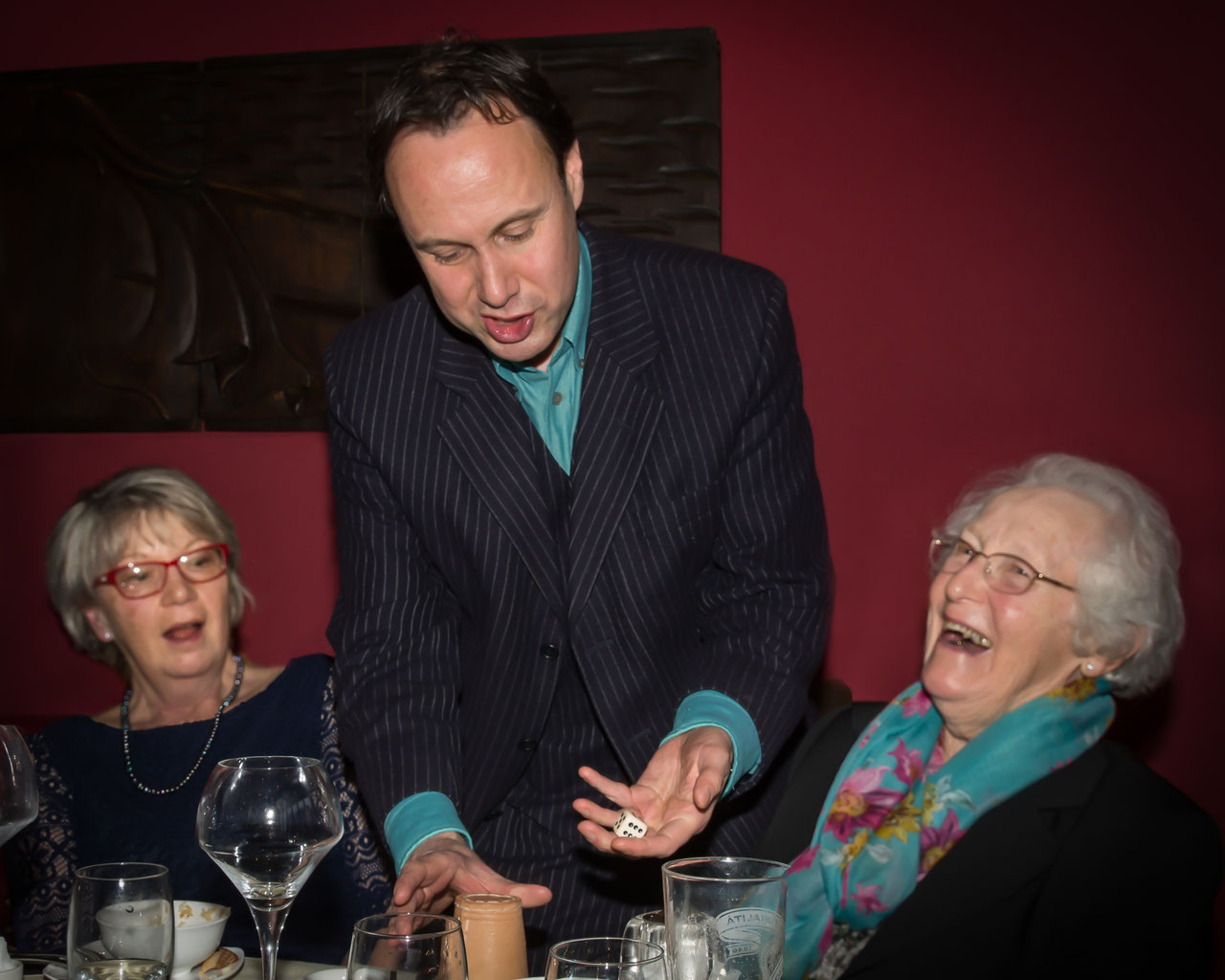 Hire British champion close-up magician - Award Winning Magician ...