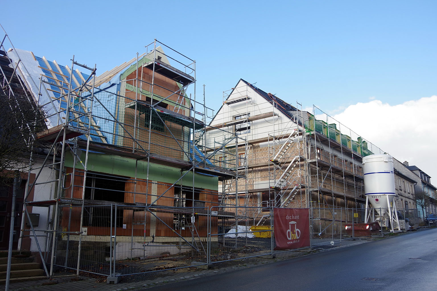 Schwarzes Kreuz steht im Mittelpunkt - Verwaltungsgemeinschaft Teuschnitz