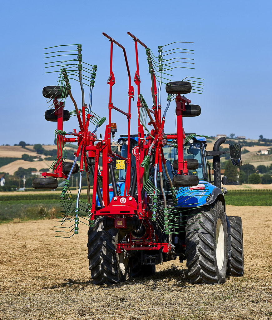 Double rotor rakes ENODUO 610/650H - D G BUSCOMBE