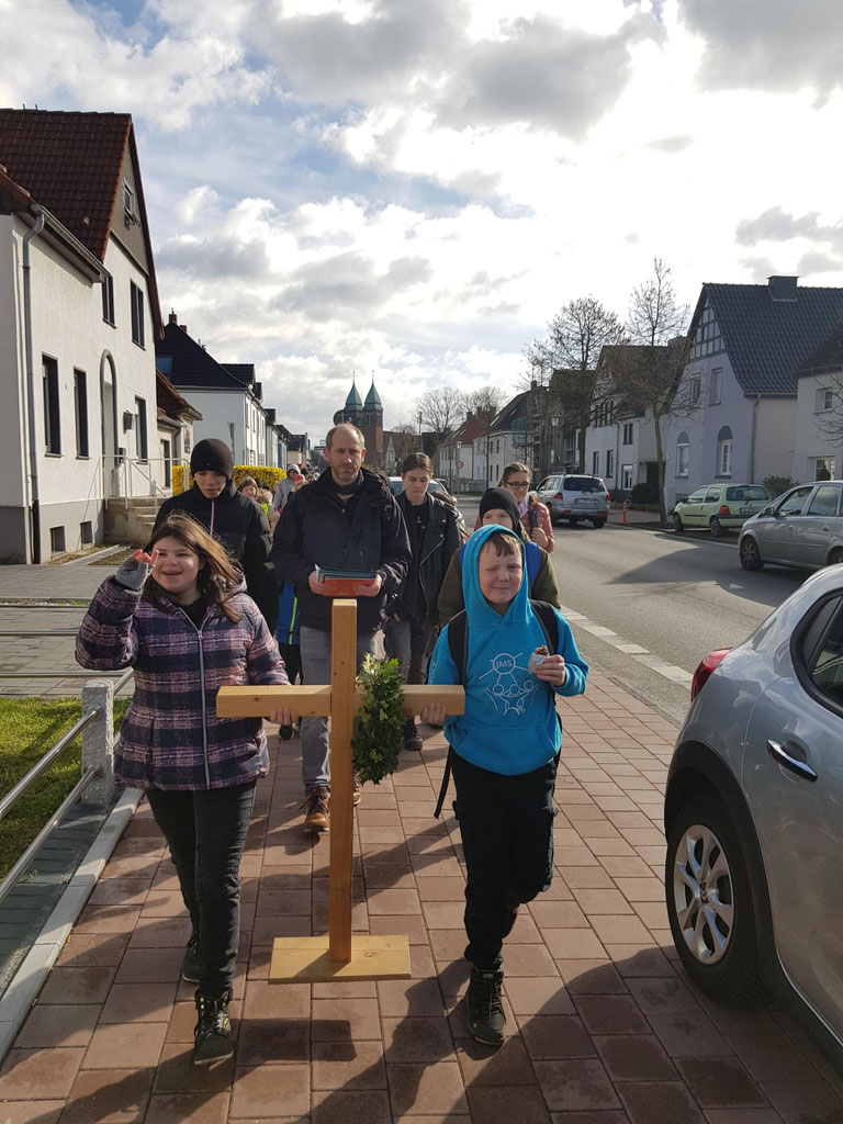 Kreuzwegandacht an der JMS - Jordan-Mai-Schule Gladbeck