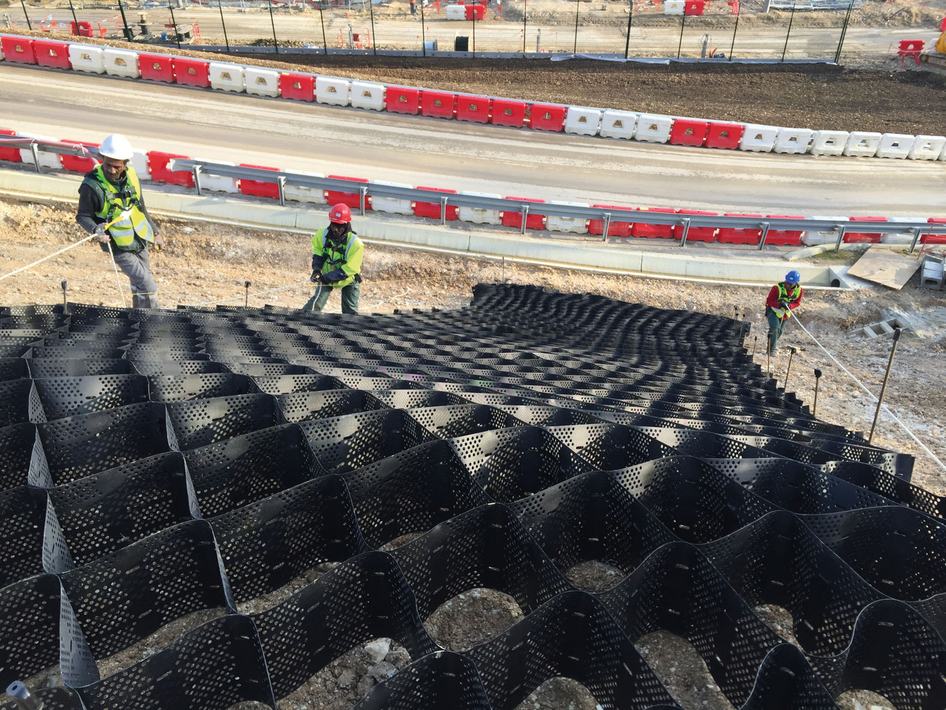 Géoalvéoles - Géocellules SoilWeb® - Bio Green Solutions, Contrôle de l ...